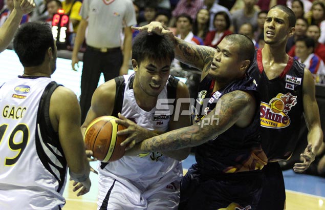 Tenacious Llamados live to fight another day