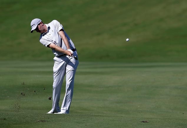 Todd leads by two strokes at Nelson; Casey sets record back nine