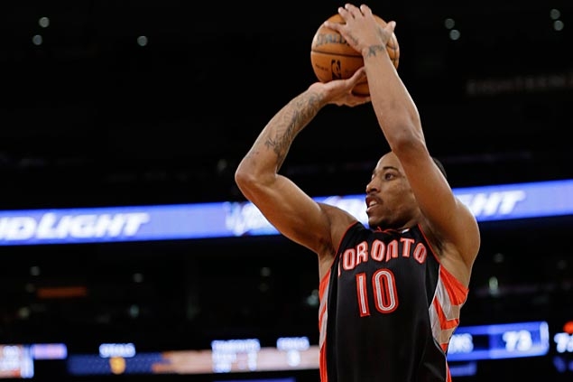DeRozan scores career-high in Raptors' win over Mavericks