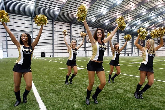 Forty-year-old mother of two makes NFL cheerleading squad