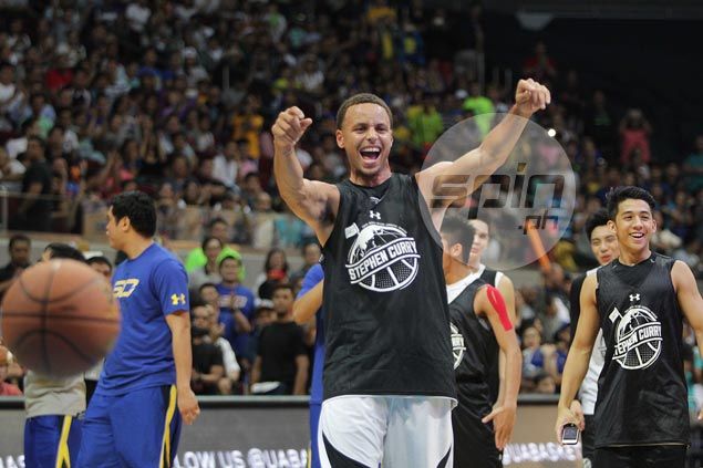 PHOTO GALLERY Stephen Curry thrills Filipino fans in Roadshow Manila