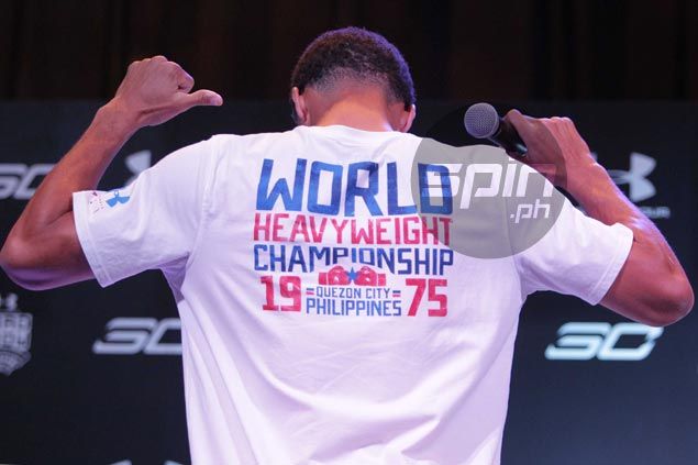 PHOTO GALLERY Stephen Curry thrills Filipino fans in Roadshow Manila