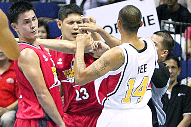 2012-2013 PBA Uniform Review | Behind the Back