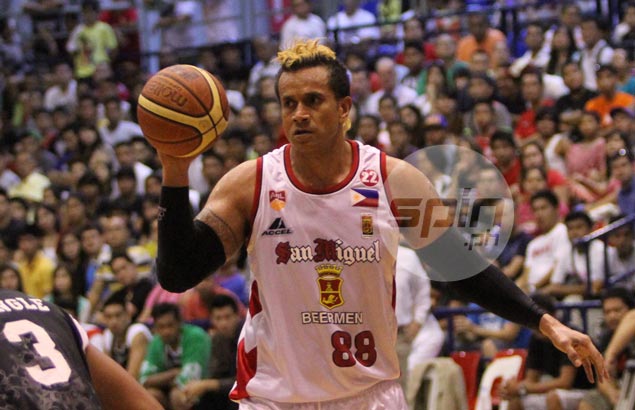 Vacationing Taulava just a phone call away as he awaits PBA comeback