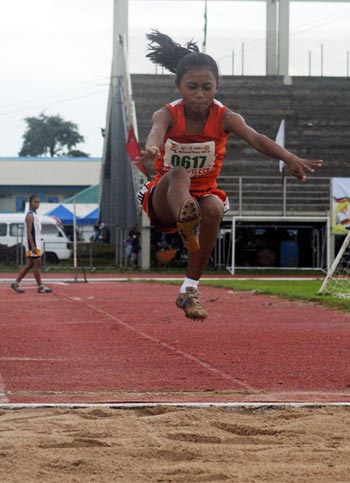 Track star snatches gold in B-Pinoy long jump