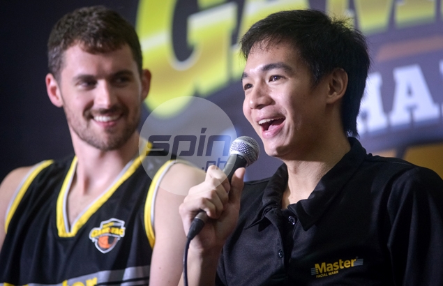 GALLERY: NBA star Kevin Love, Chris Tiu hold clinic for kids at Manila ...