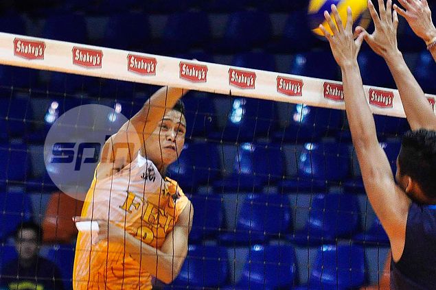 FEU Tamaraws spikers find right combination just in time to dispose of ...