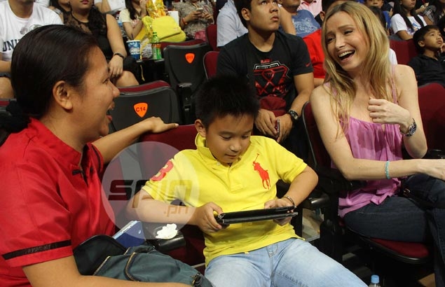 PBA stars show off moves